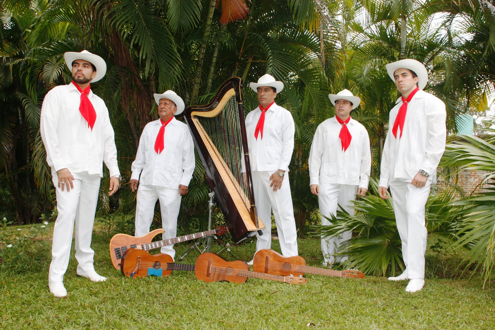 LOS CARRILLO: TRAYECTORIA MUSICAL DE LOS CARRILLO