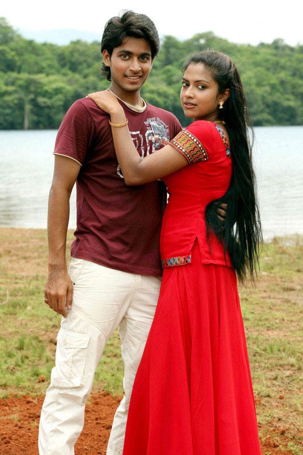 Actress stills and videos: Anaka Hot Photos in Movie Sindhu Samaveli