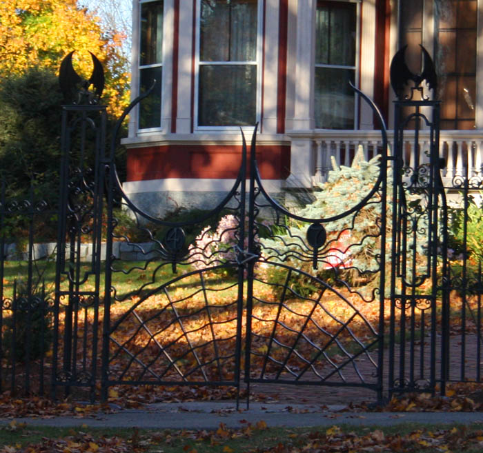 Midnight in the Garden of Evil: Stephen King's Gate