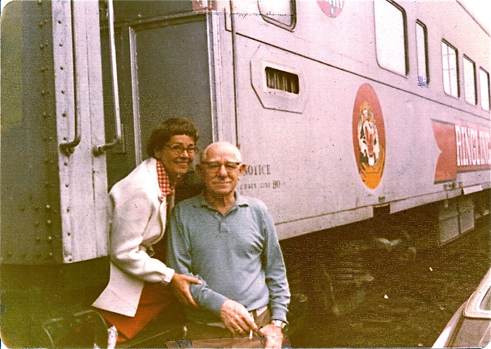 Pat Cashin's CLOWNALLEY: LOU JACOBS: With Jean (October 13, 1979)