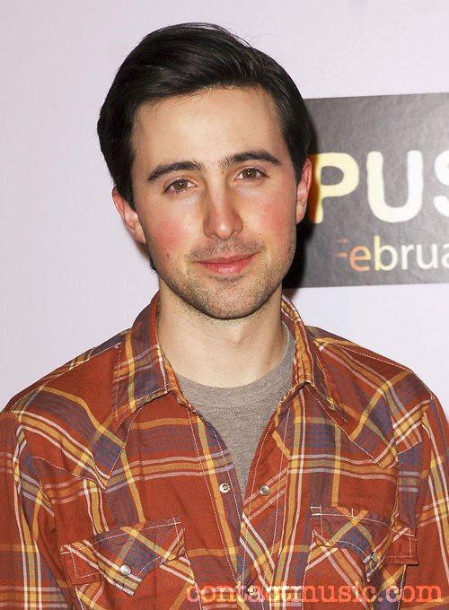JUST J.R.: Desperate Housewives/Josh Zuckerman