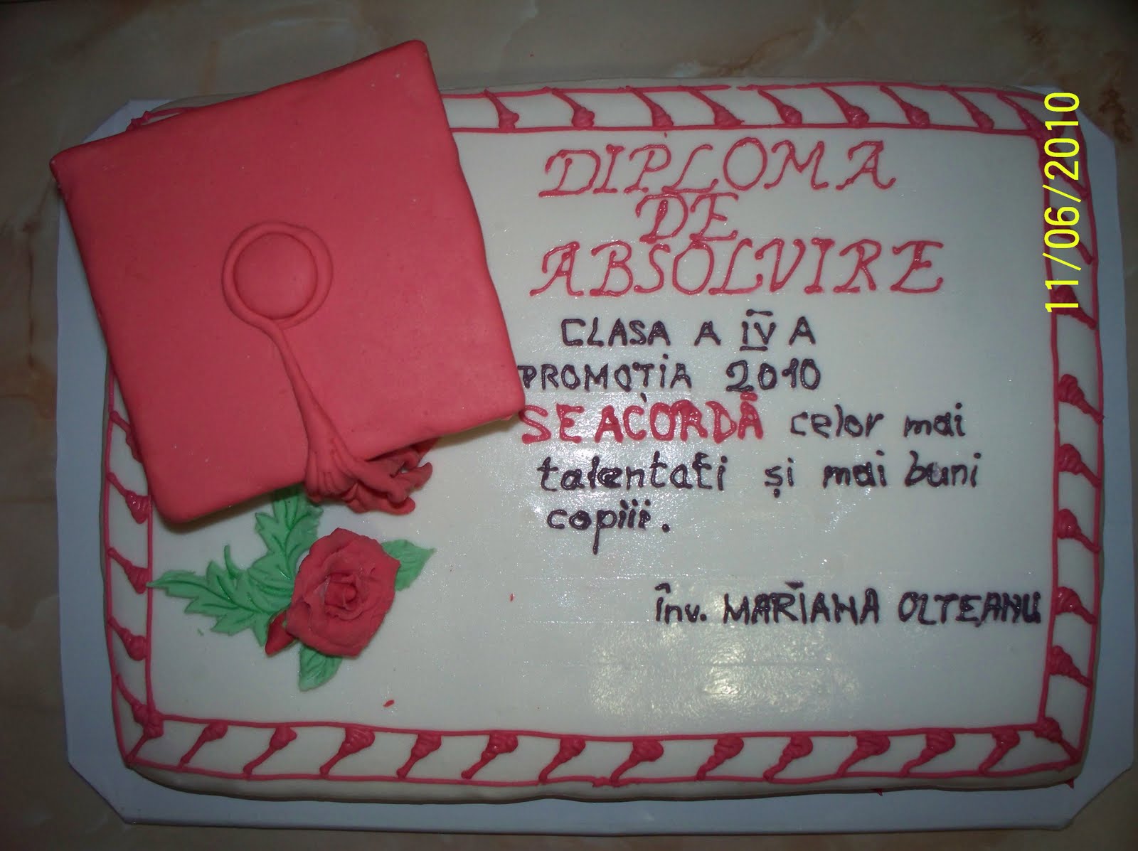 torturi si prajituri romanesti londra Daniela : absolvire cake