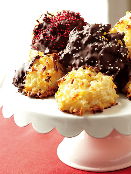 Blender Bites: Gail Simmons' Toasted Coconut Macaroons Recipe