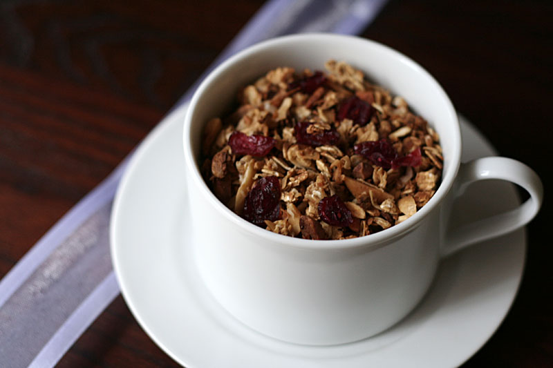 :: steph chows ::: Mixed Berry Sucanat Granola