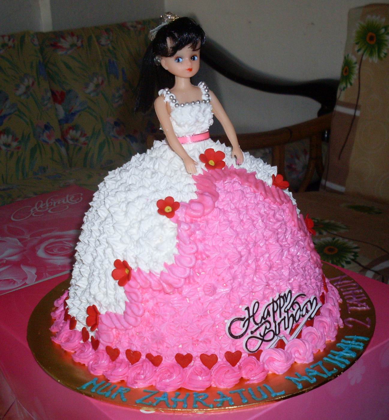 Rizaida Home Bakery: KEK BARBIE DOLL...NAJIHA 2