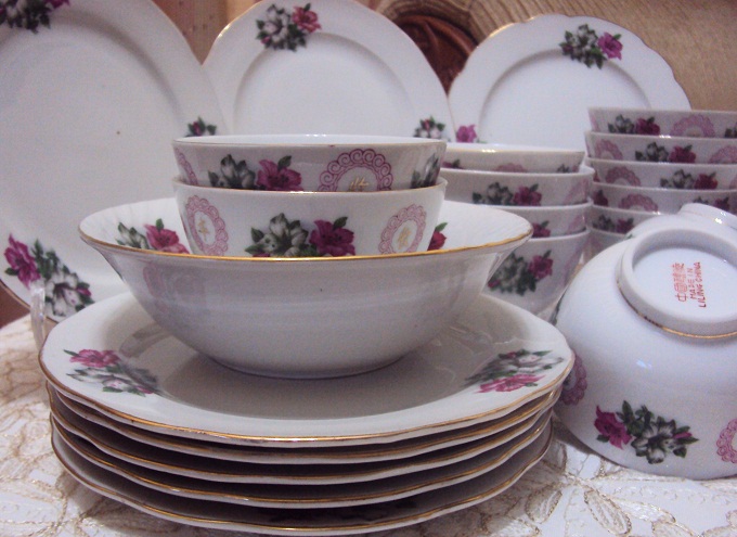 Lemari Cantique: Set pinggan mangkuk bunga kangkung (SOLD)