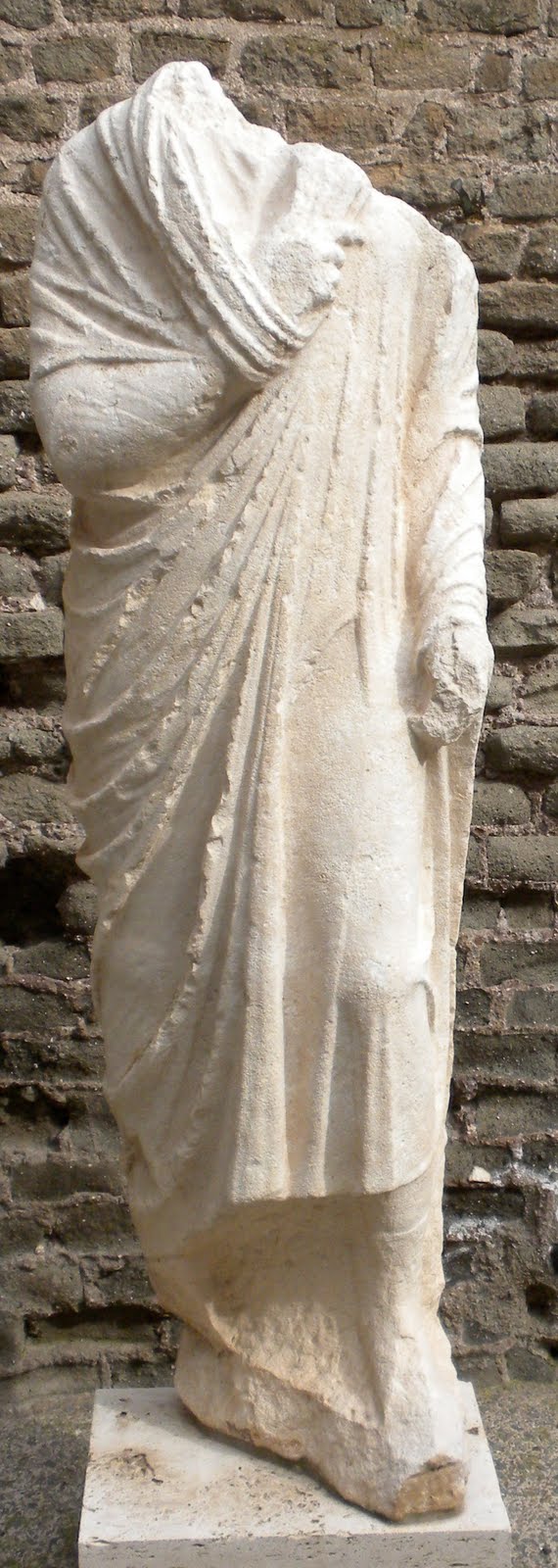 AMOROMA: Tomb of Cecilia Metella