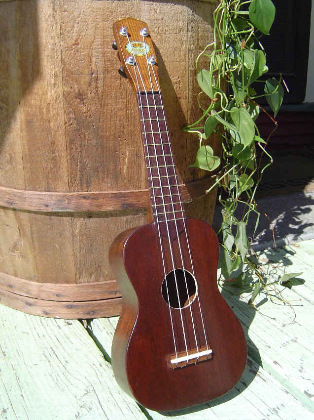 c.1940 Regal Mahogany & Oak Ukulele