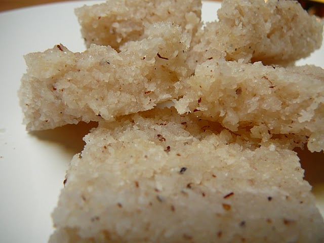 Sucrerie à la noix de coco – Sweet coconut squares – Kopra Pak | À Voir