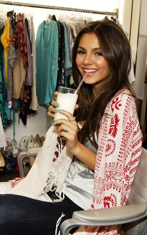 Wallpaper World: Victoria Justice's "Got Milk?" Ad: Behind The Scenes photo
