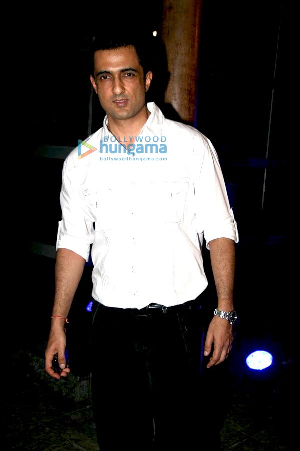 All Stars Photos: Isha Koppikar and Sanjay Suri at Fratelli Wine Launch