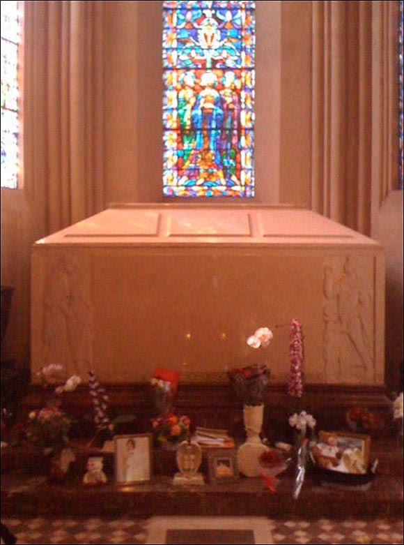 Michael JacksonThe Wonderworld of Neverland: MJ's Final Resting Place.