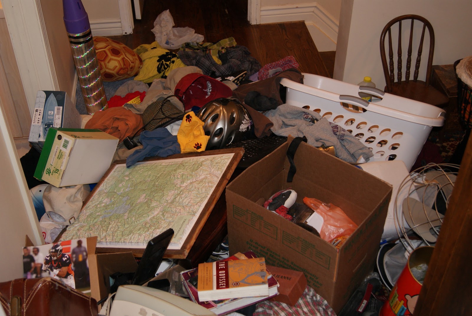 My House Cleaning Project: My Super Messy Bedroom! also my work area Part I