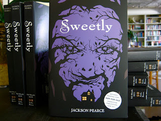 Pirate Penguin's Reads: Books News! Excitement! Jackson Pearce! YAY.