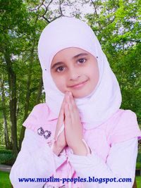 Muslim People: Cute Muslim Praying - Part (1)