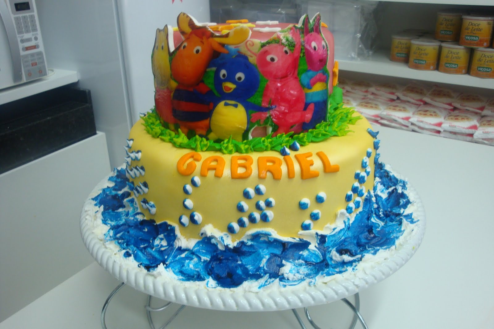 DOCES DE MEL: BOLO INFANTIL DOS BACKYARDIGANS