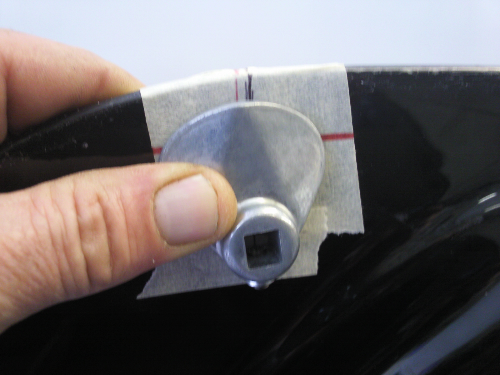 Rob's Gardner Douglas Cobra : Bonnet locks