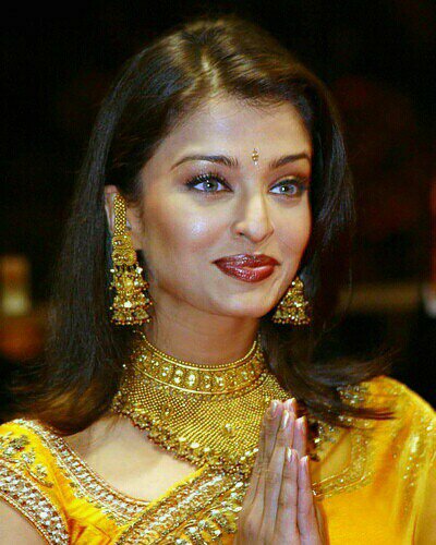 Aishwarya Rai Bio-data ~ PavanKalyan,Mahesh Babu,Ntr,Prabhas Biodata ...