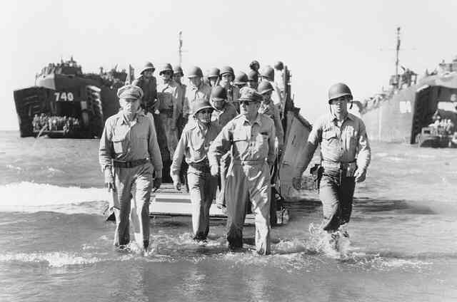 Monroe Gallery of Photography: GENERAL DOUGLAS MACARTHUR'S FLIGHT FROM ...