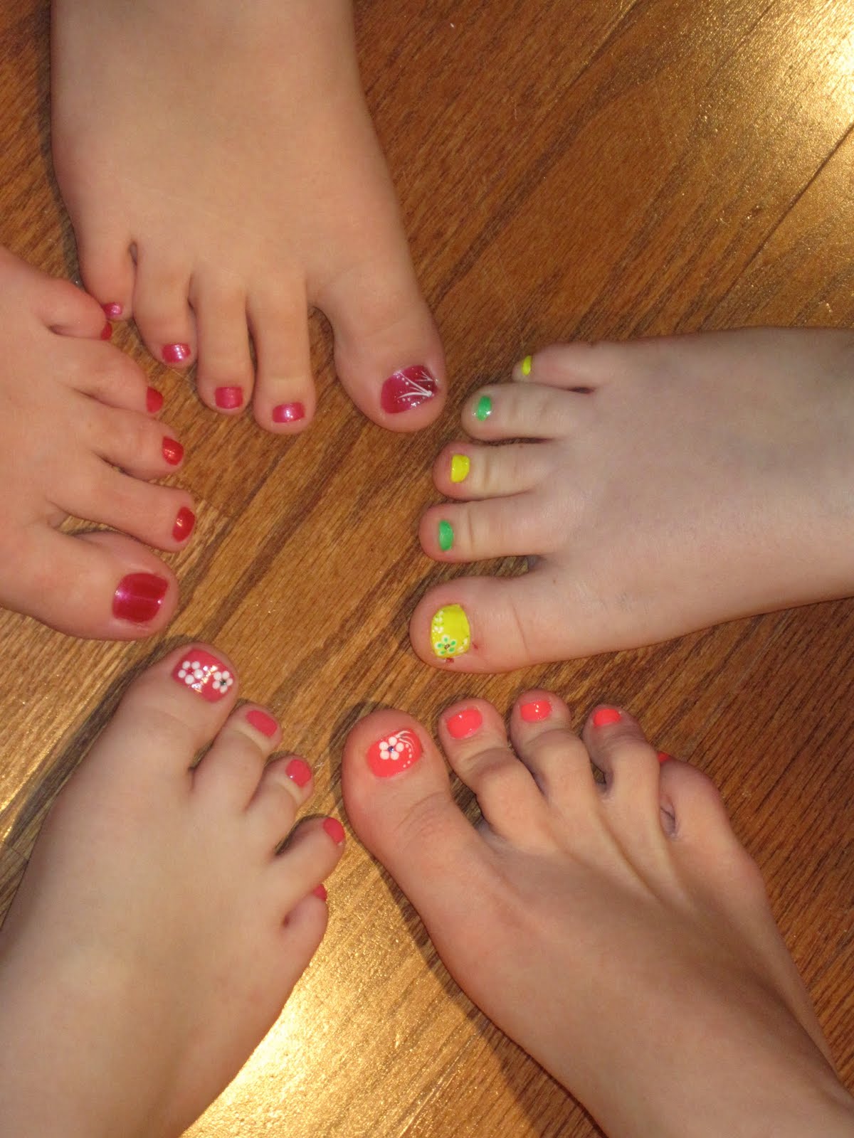 stephtmomof3: First Pedicure...