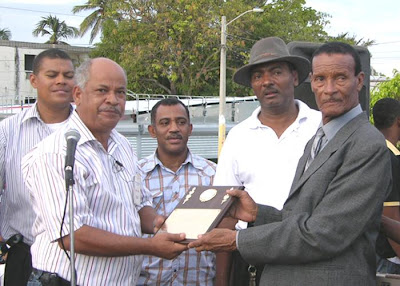 >Confraternidad de Iglesias Evangélicas entrega placa de reconocimiento ...