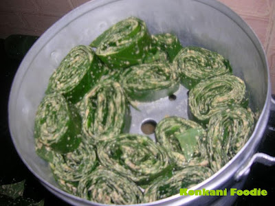 Konkani Foodie: Patrode (Steamed Taro Leaves in Spicy Coconut Batter)