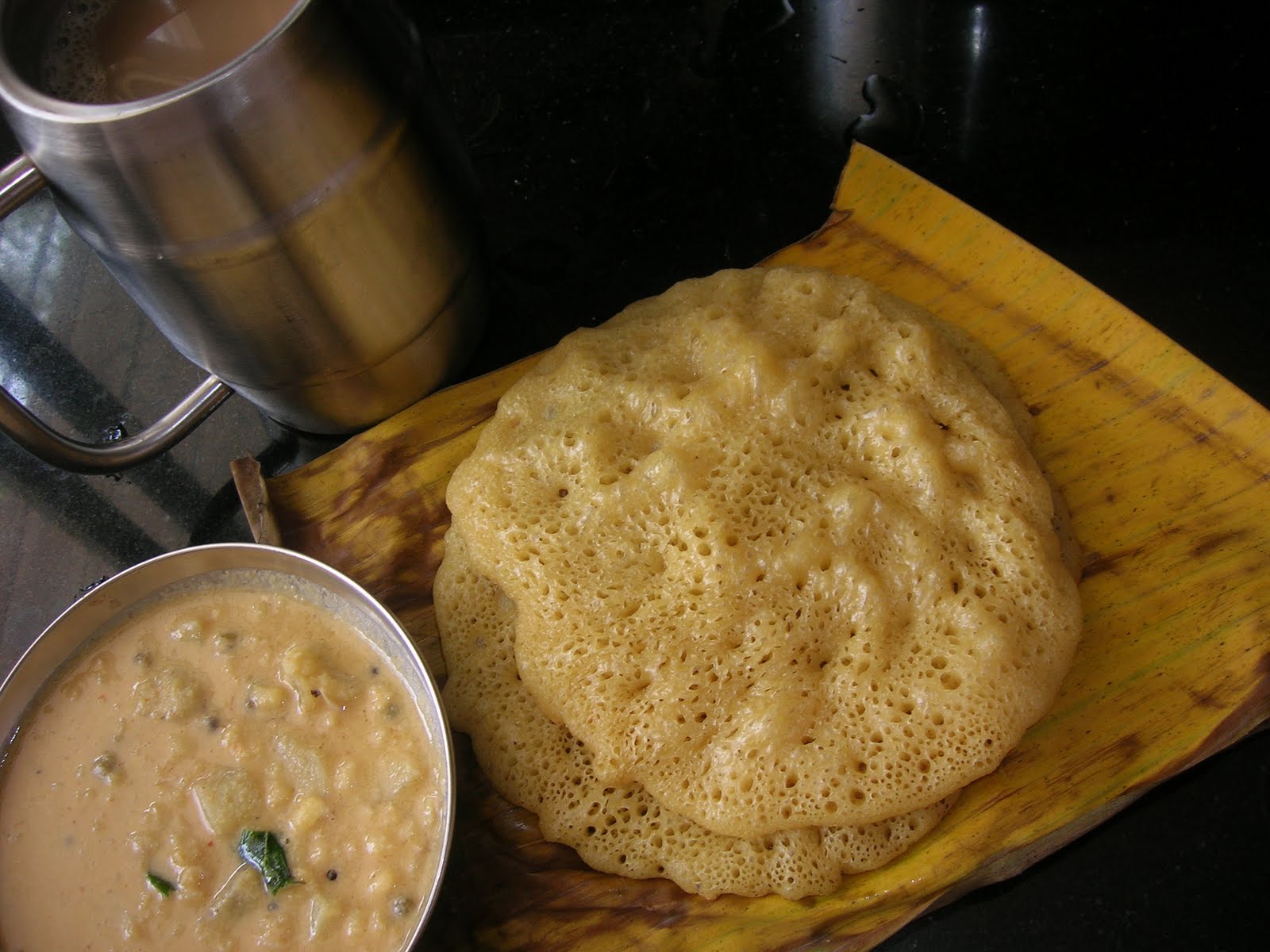 Konkani Foodie: Sweet Konkani Pancake ~ Surnoli