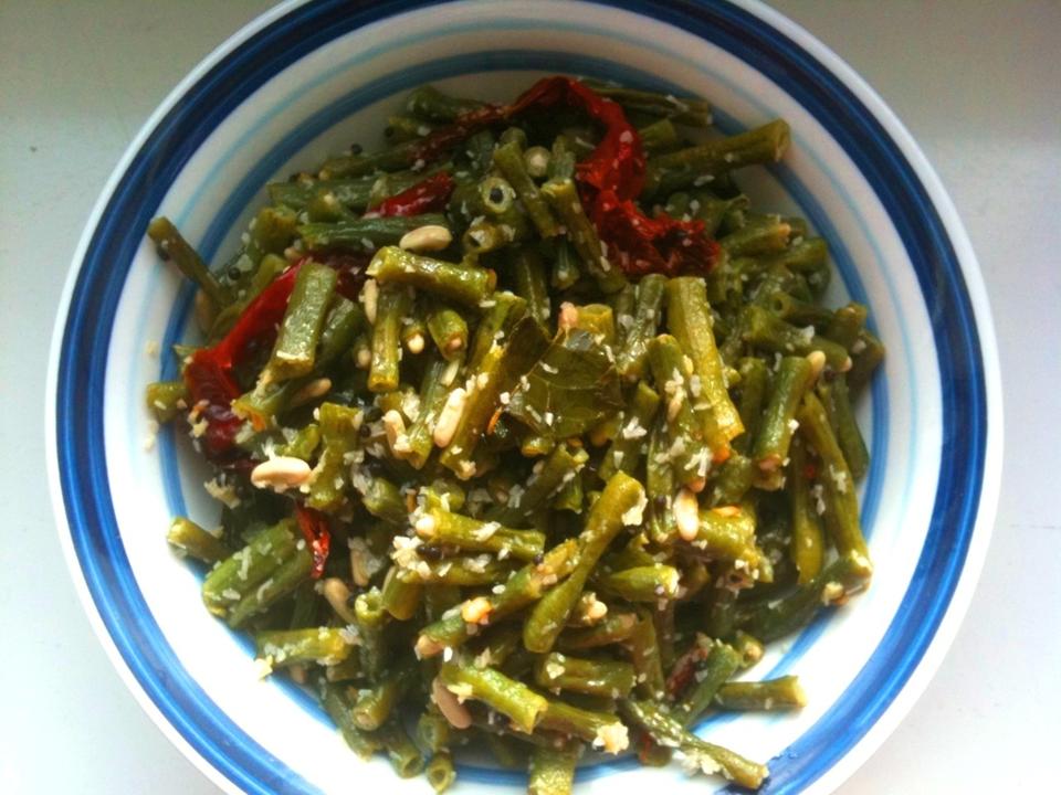 Konkani Foodie: Yard Long Beans Side Dish - 2.0 (Alsande Upkari/ Waal ...
