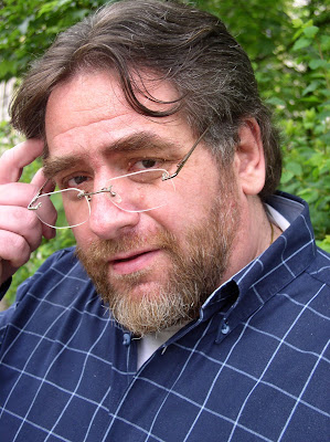 Victor Roncea Blogspot: Razvan Ionescu ii explica lui M.R. Ungureanu ce ...