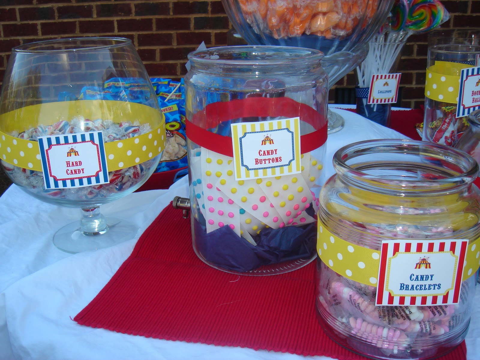 Everyday is a "Hollyday"!: Carnival Party