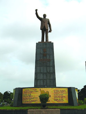 Pensar e Falar Angola: Largo da Independência