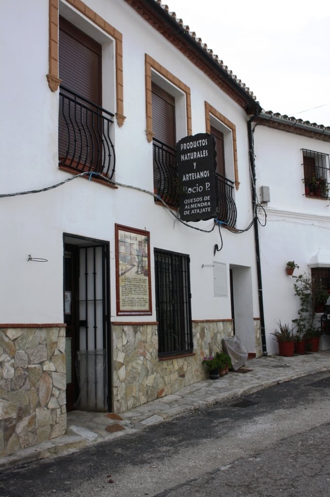 The Blue Colour of The Sky: 47 ATAJATE: SWEET GENAL