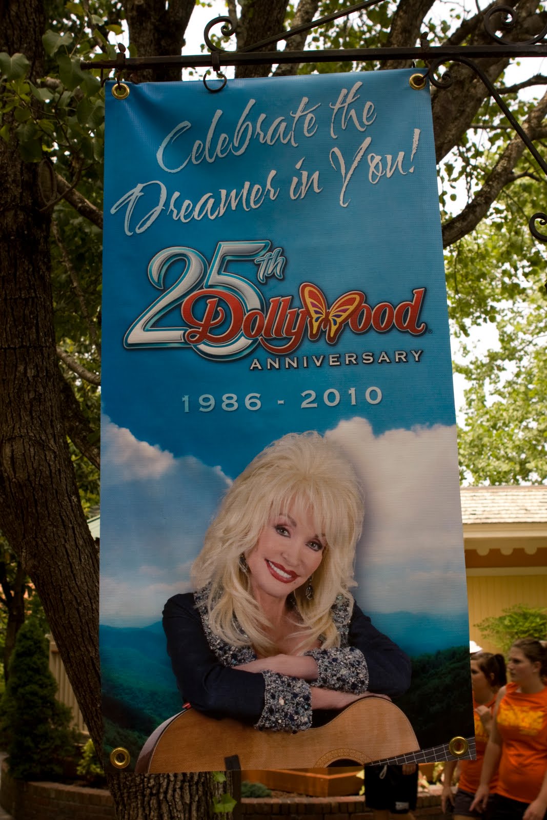 The Wanderings of Mind and Body.: Dollywood