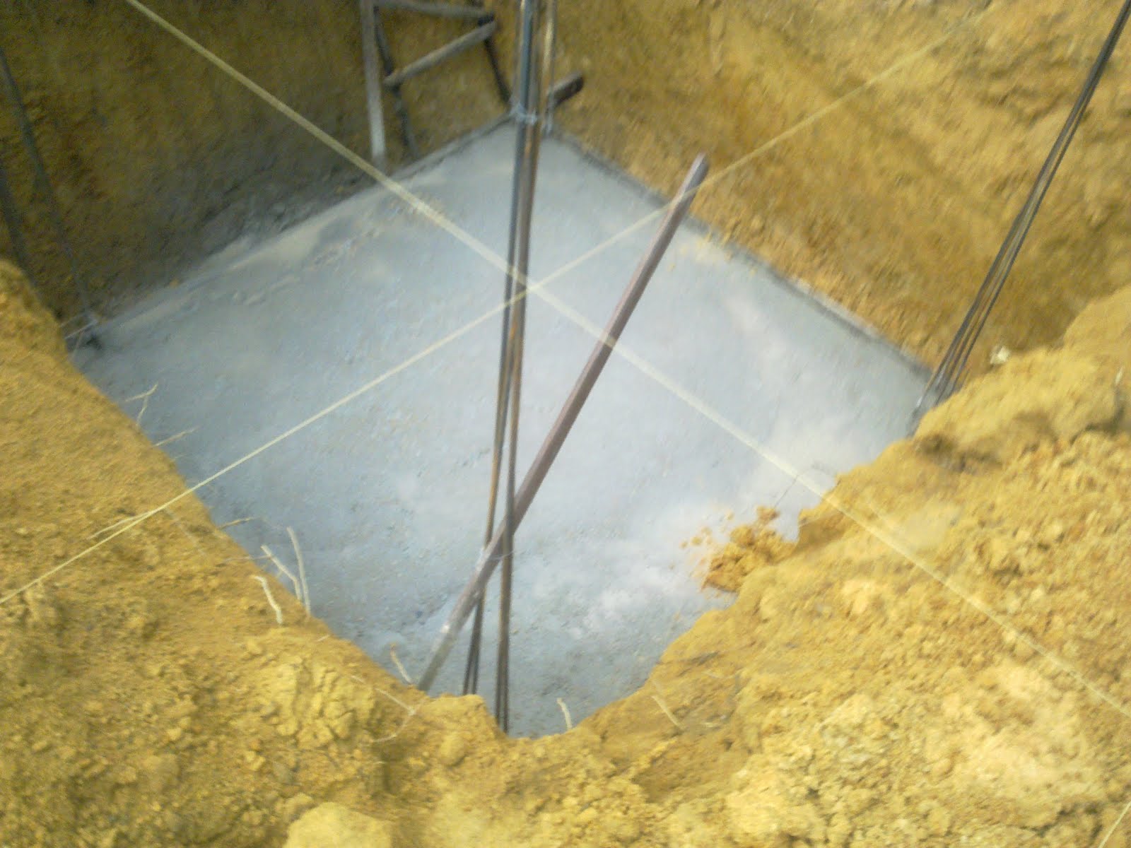 family syaza: Konkrit tapak tangki Air