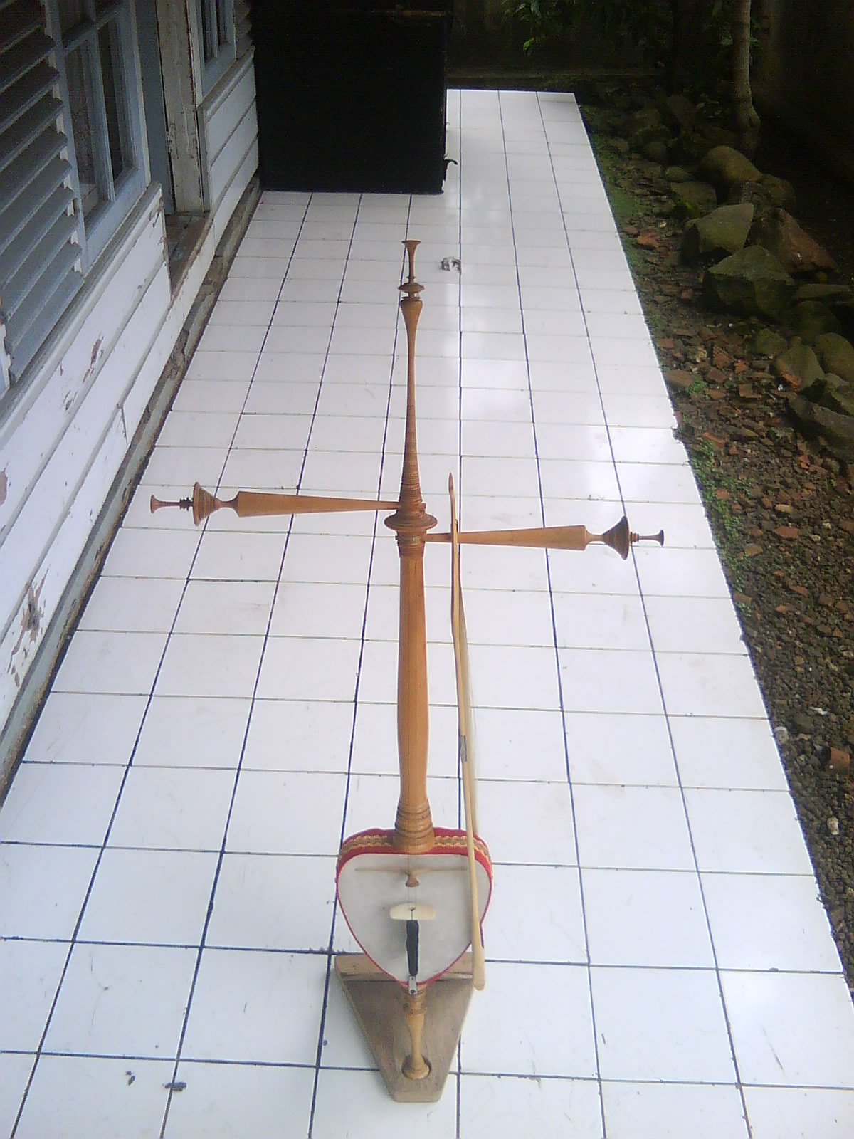 dani mustopa: menjual alat musik kesenian sunda ( kacapi, kecapi ...