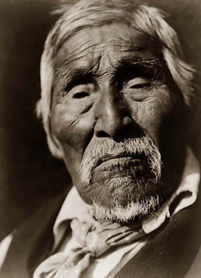 Wañuymi aswan allin, qonqorchaki kausaytaqa: Karok tribe