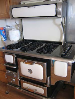 trixie sells stuff. sometimes.: Elmira 6-burner gas range Vintage 1850 ...