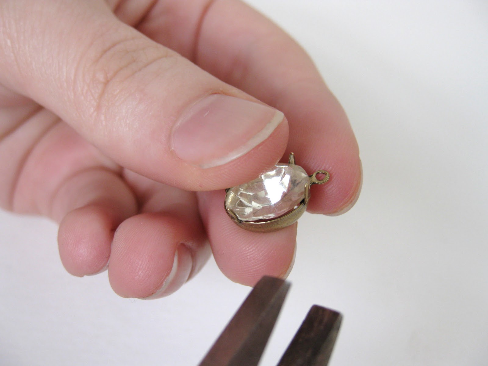 Bumbershoot Designs and Supplies: Tutorial: How to Set Vintage ...