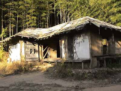 JR's Blog: Merdeka..Merdeka, Rumah Buruk Tinggal Rangka
