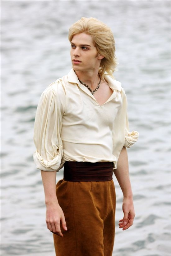 ©Hellangle504: Hwang Chan Bin (Pierre Deporte)