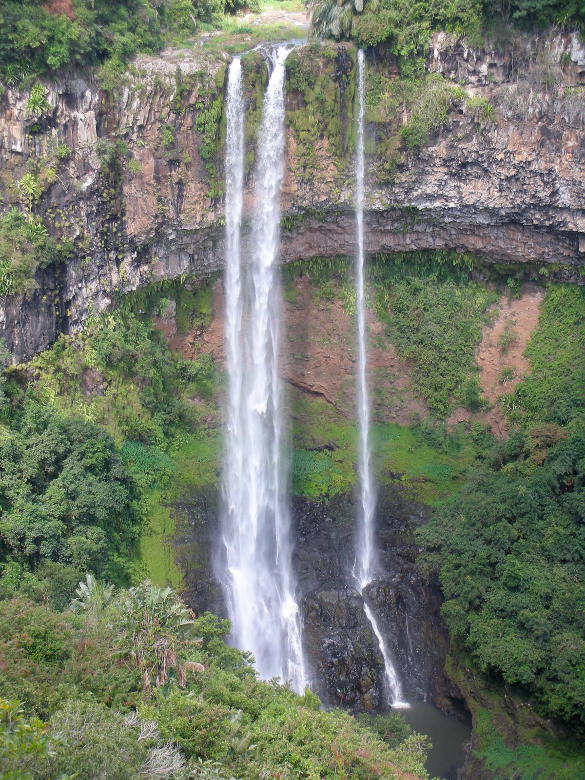 Dormant Volcano "Trou aux Cerfs" in Mauritius (PHOTOS) | BOOMSbeat
