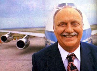O cão que fuma...: A VARIG na era do presidente Helio Smidt