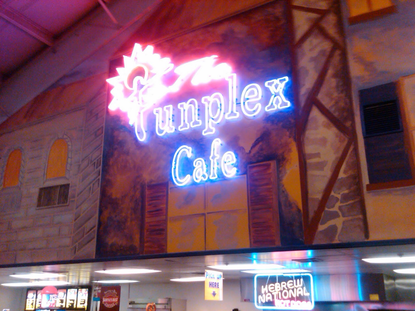 French Fry Diary: French Fry Diary 180: The Funplex Café