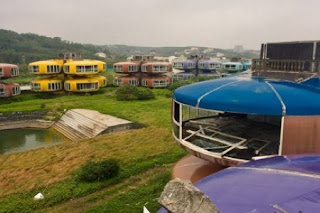 DOUGLASCAIN: The Mysterious Abandoned Pod City of San Zhi
