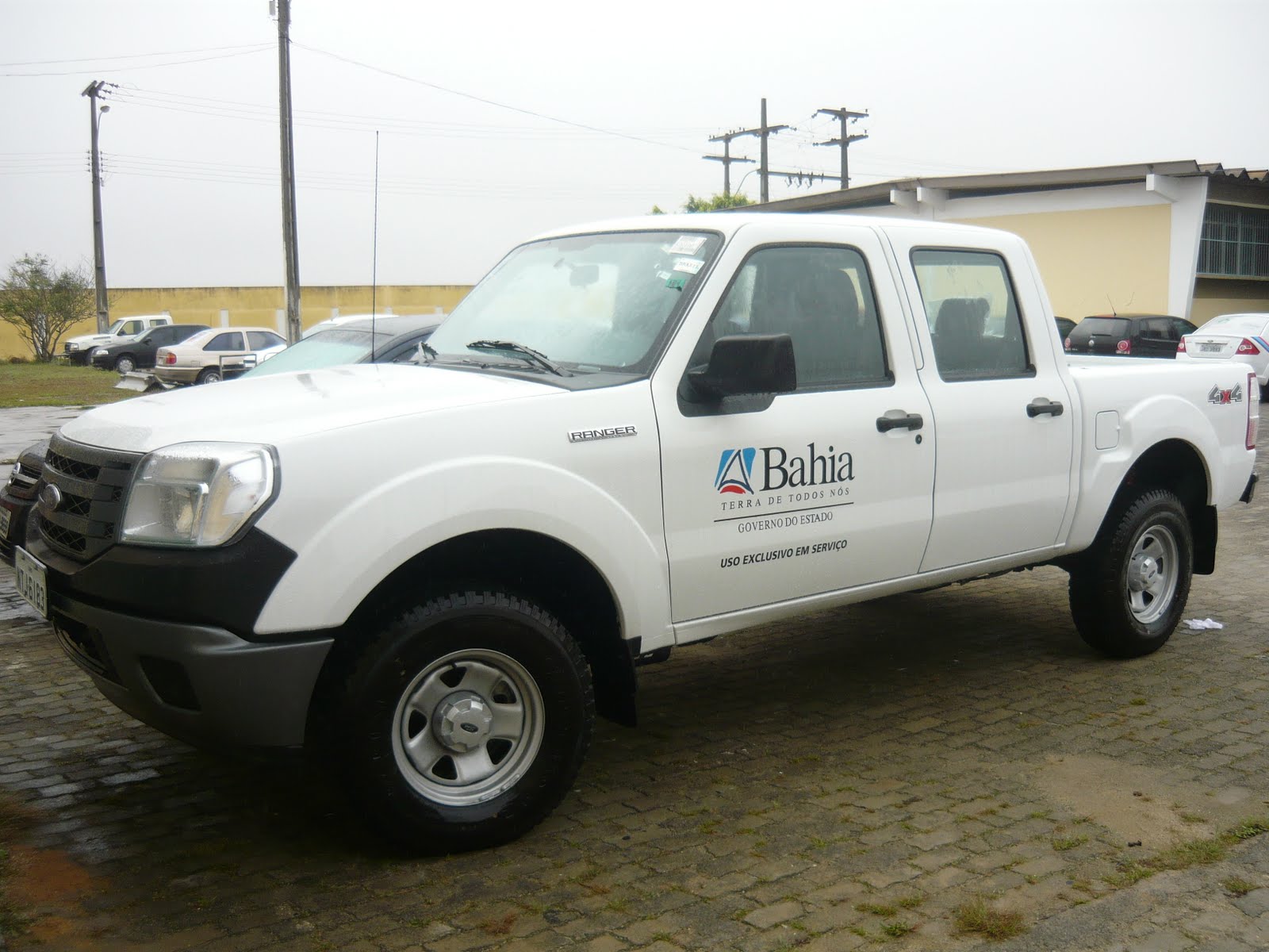 Hospital Geral de Vitória da Conquista: Sesab entrega veículo novo ao HGVC