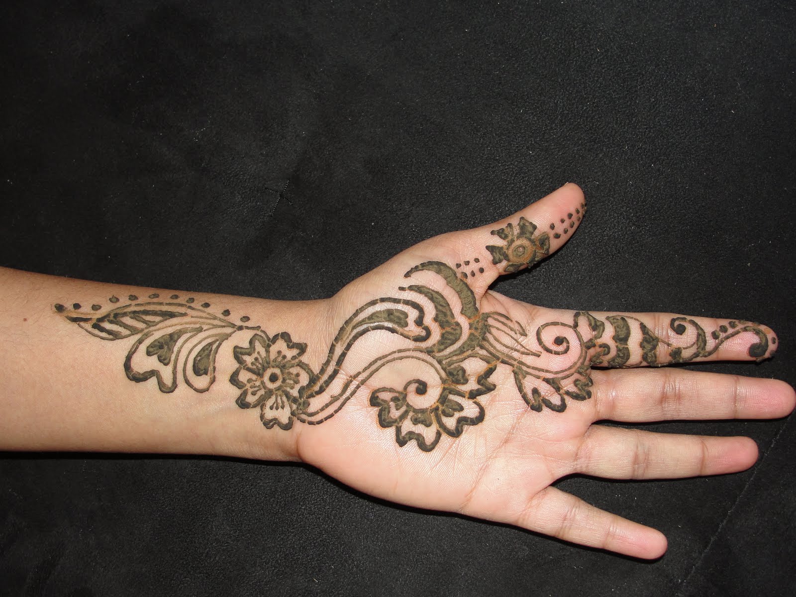 Red Impression: Recent Mehndi/Henna Designs