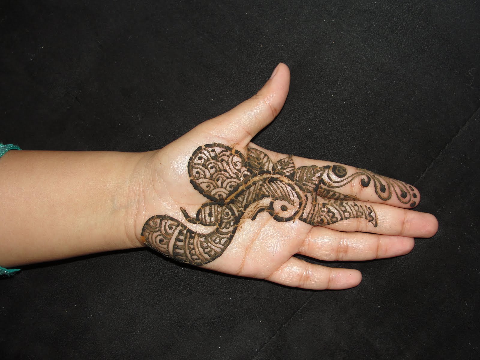 Red Impression: Recent Mehndi/Henna Designs