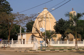 Aqui em África: Caxito - Angola