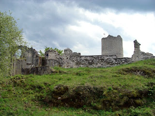 EuroAngel Graffiti » Blog Archive » My World at the castle Ruins in ...