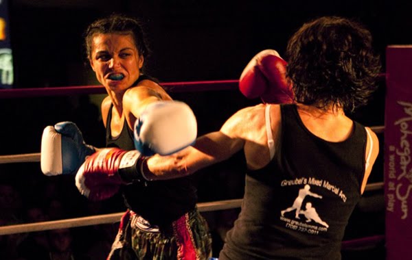 Florina Petcu campioana WKA Muay Thai USA 2009